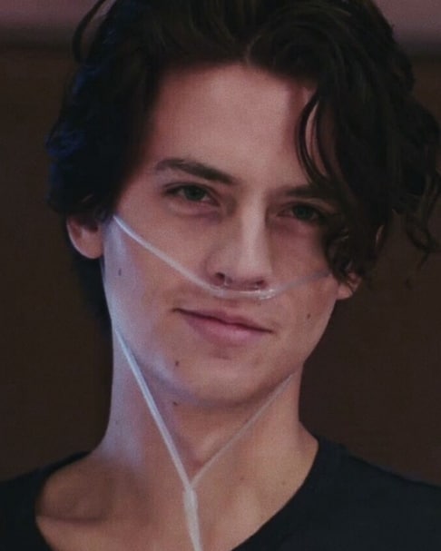 Pictures of Cole Sprouse's teeth before and after are becoming sporadic ...